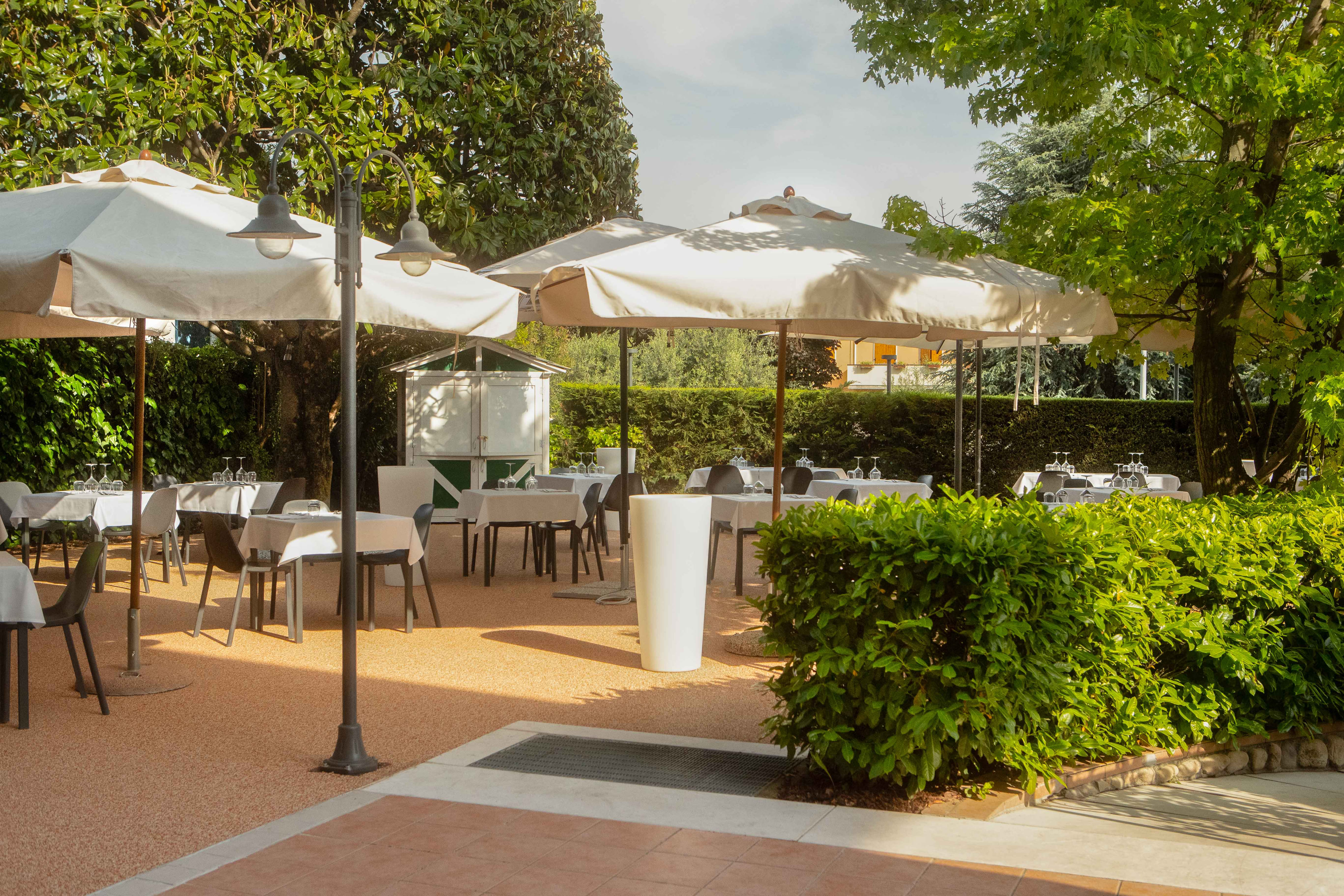 Biergarten Ristorante La Magnolia - Birra e Relax sul Lago di Garda